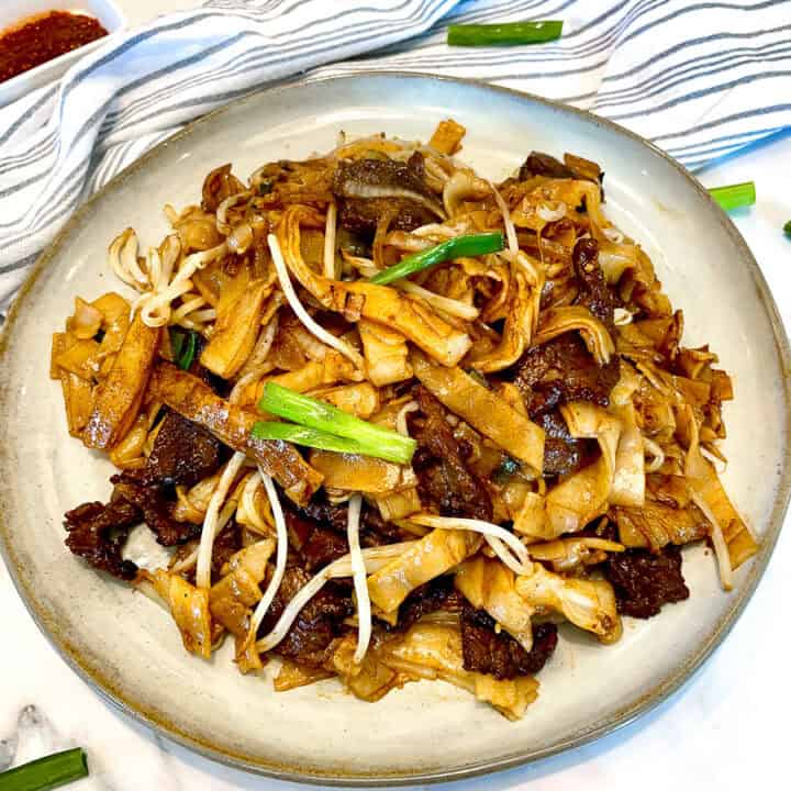 Better than Take Out Beef Chow Fun Recipe – The Savory Chopstick