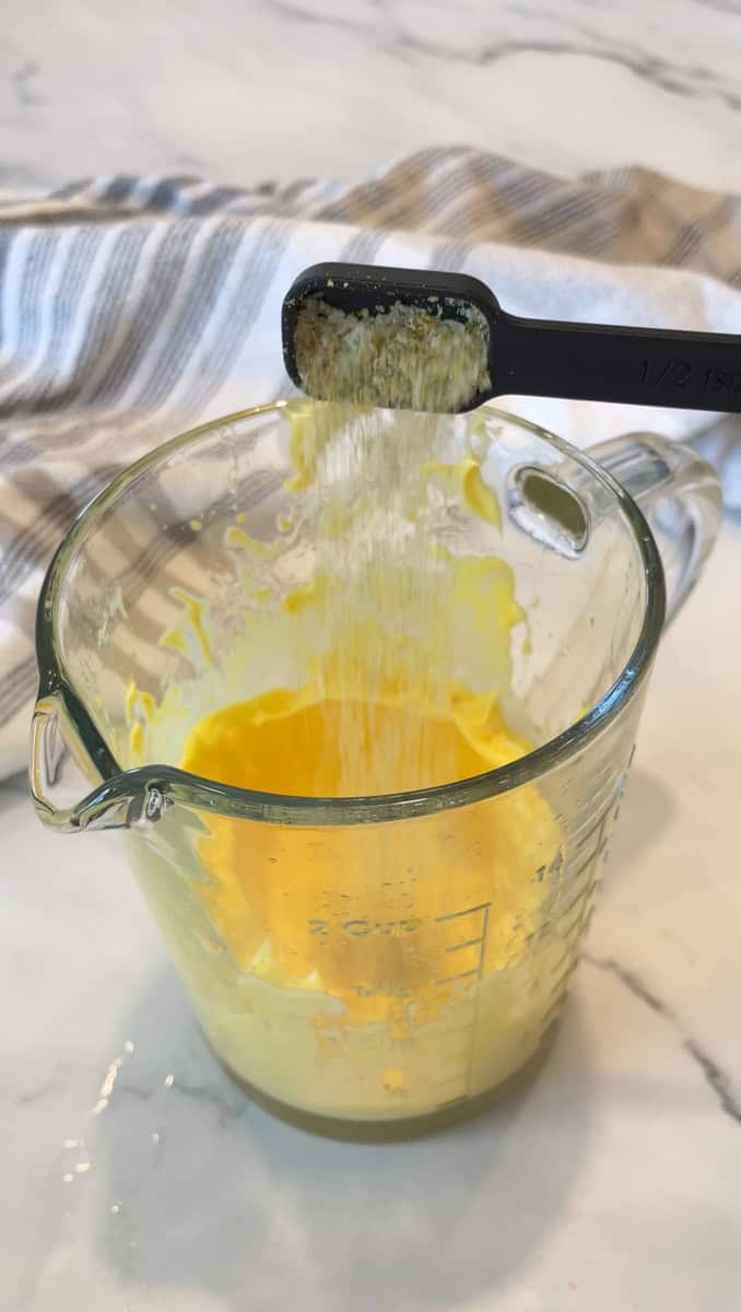 Easy No Fail Vietnamese Mayo Butter for Banh Mi (Bơ) – The Savory Chopstick